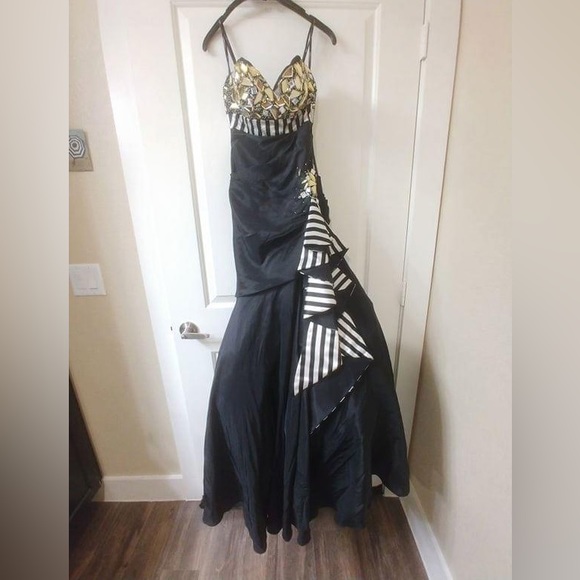 Tony Bowls | Dresses | Tony Bowls Prom Dress | Poshmark